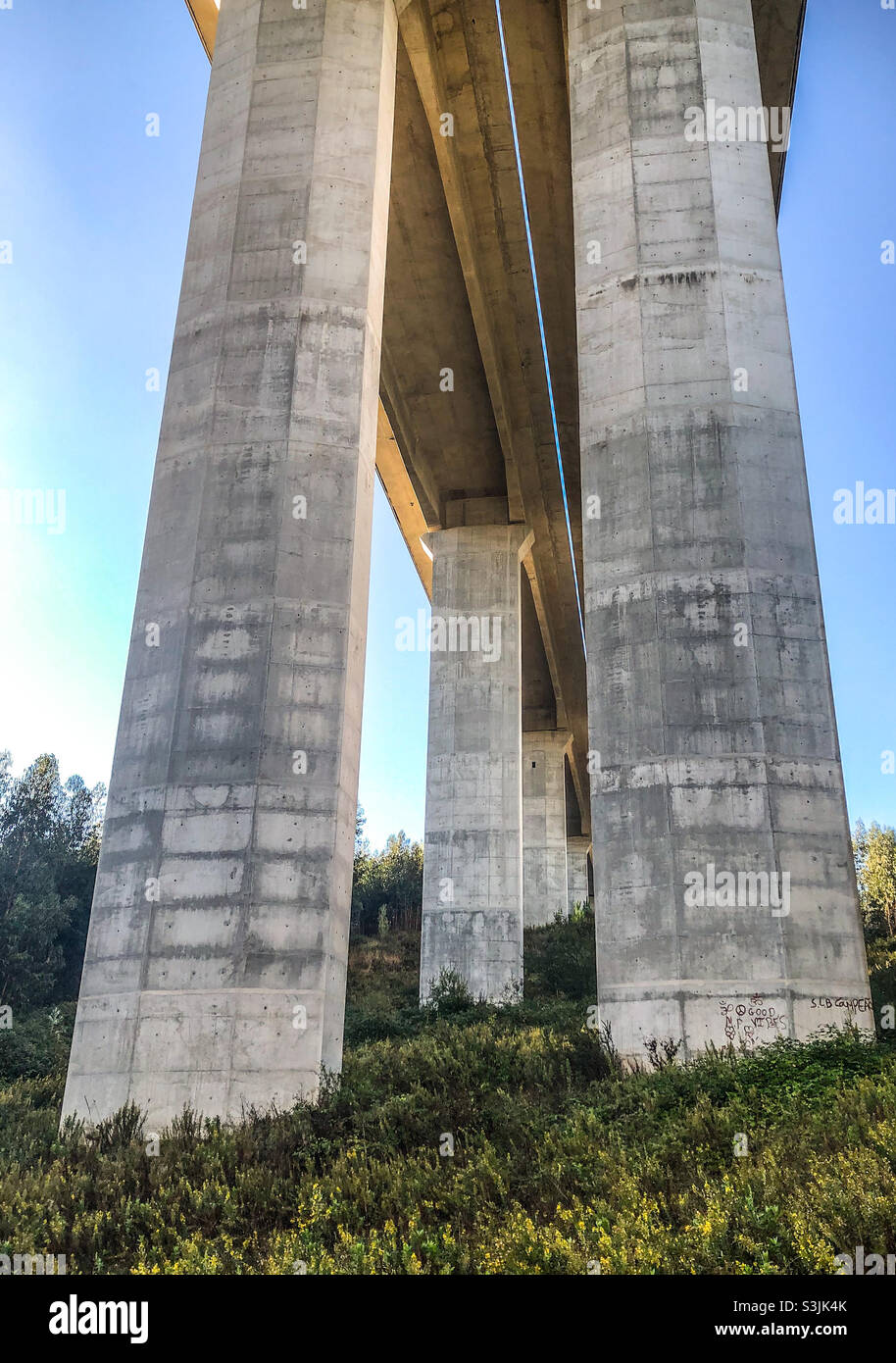 Tall structures hi-res stock photography and images - Alamy
