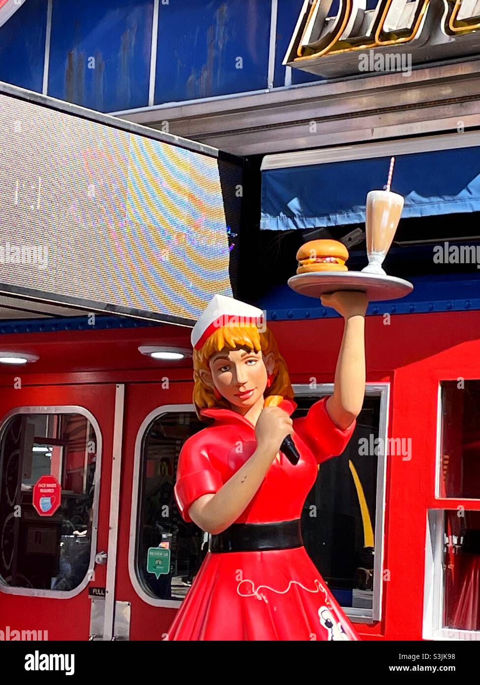 Singing waitress statue in front of Ellen‘s Stardust diner in Times ...