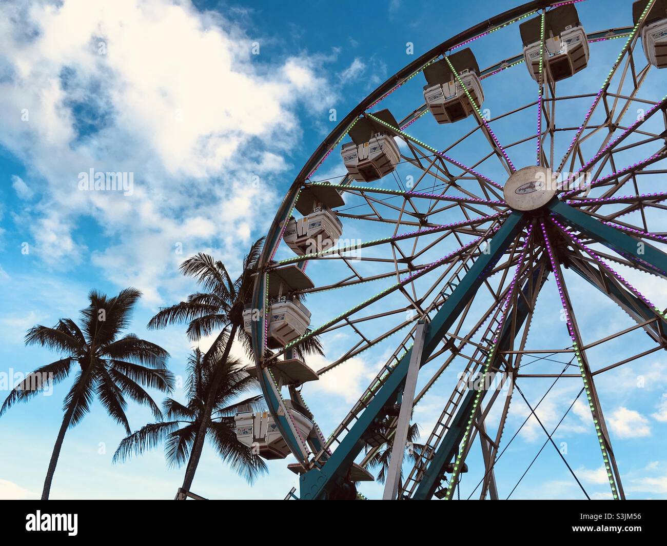 Fun tropical Ferris wheel ride in Maui, Hawaii Stock Photo - Alamy