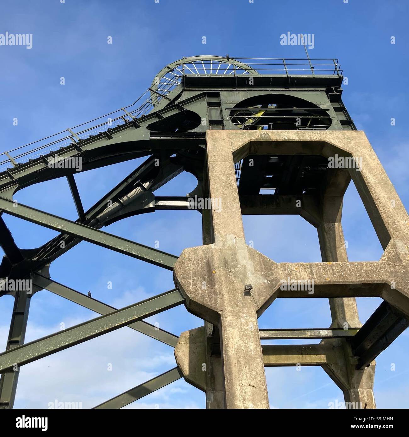 Top of shaft hi-res stock photography and images - Alamy
