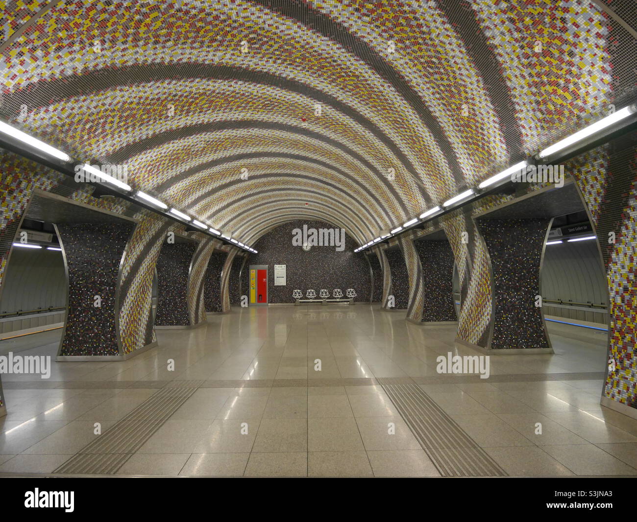 Subway station interior hi-res stock photography and images - Alamy