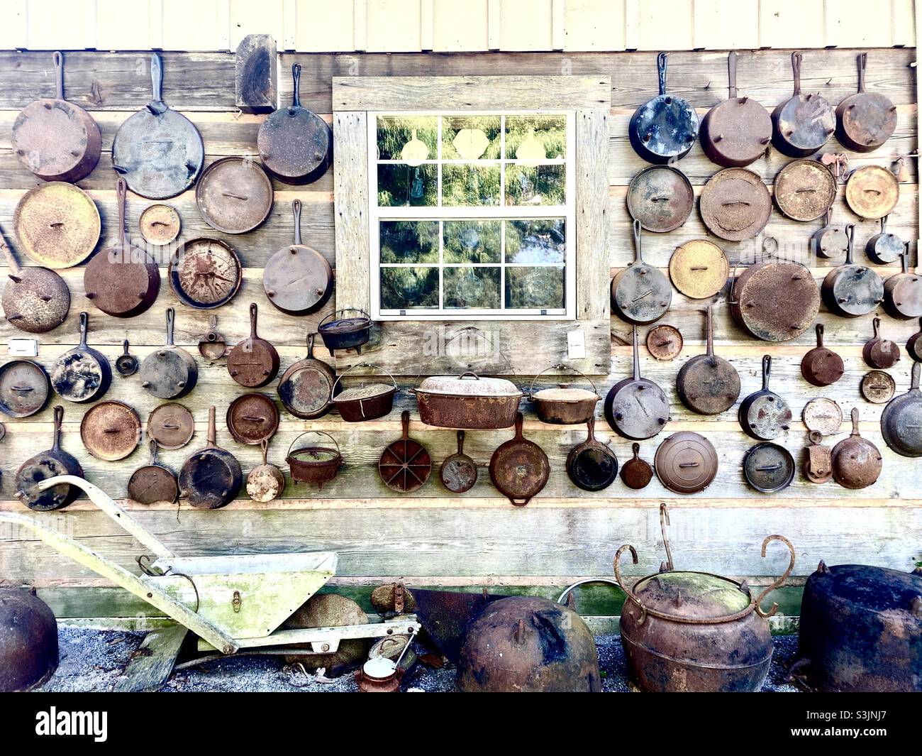 Old vintage pans hi-res stock photography and images - Alamy