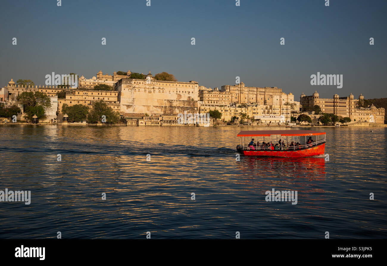 Lake palace Udaipur, Rajasthan, India Stock Photo - Alamy