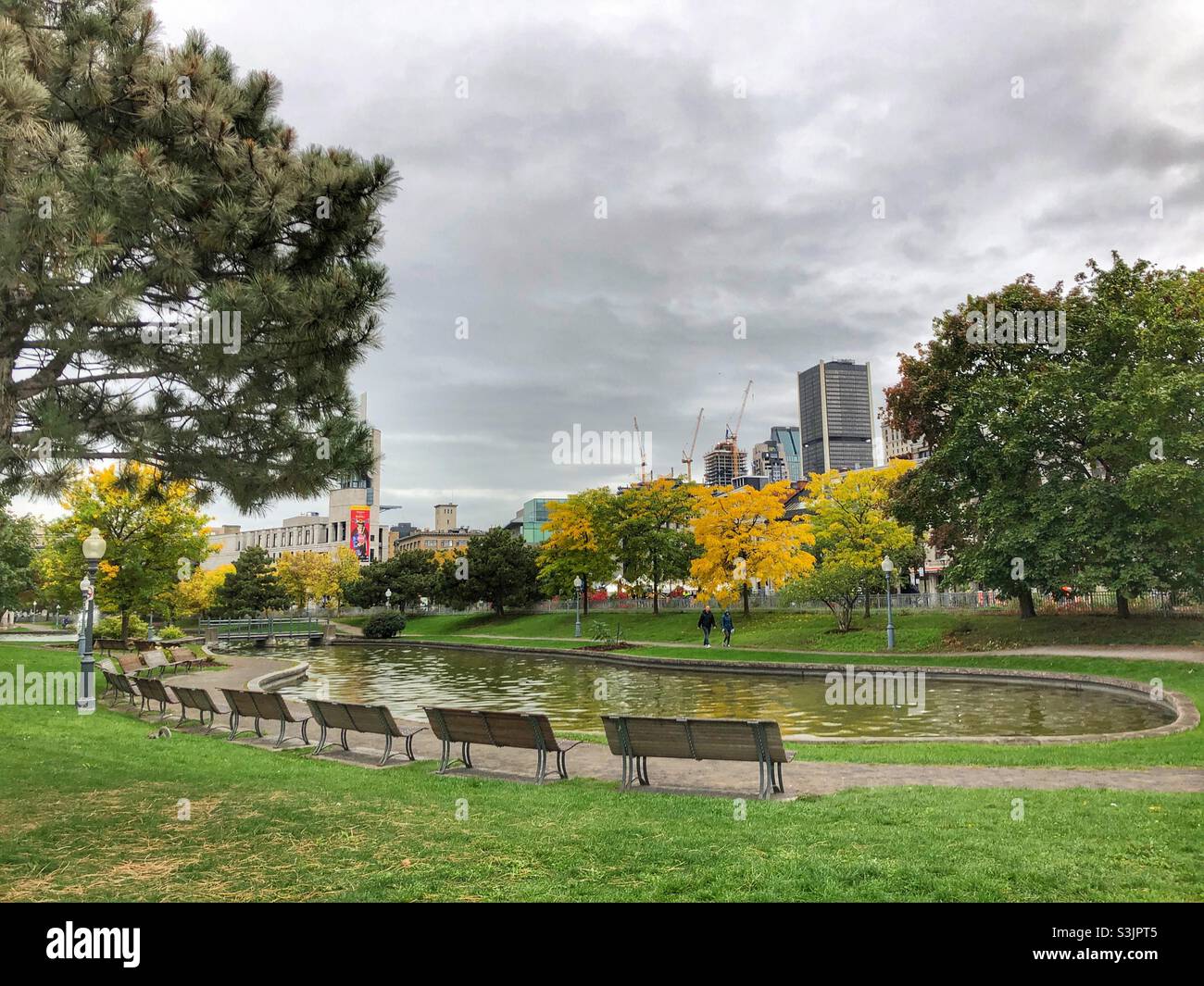 Park along the waterfront in Old Montreal, Canada Stock Photo - Alamy
