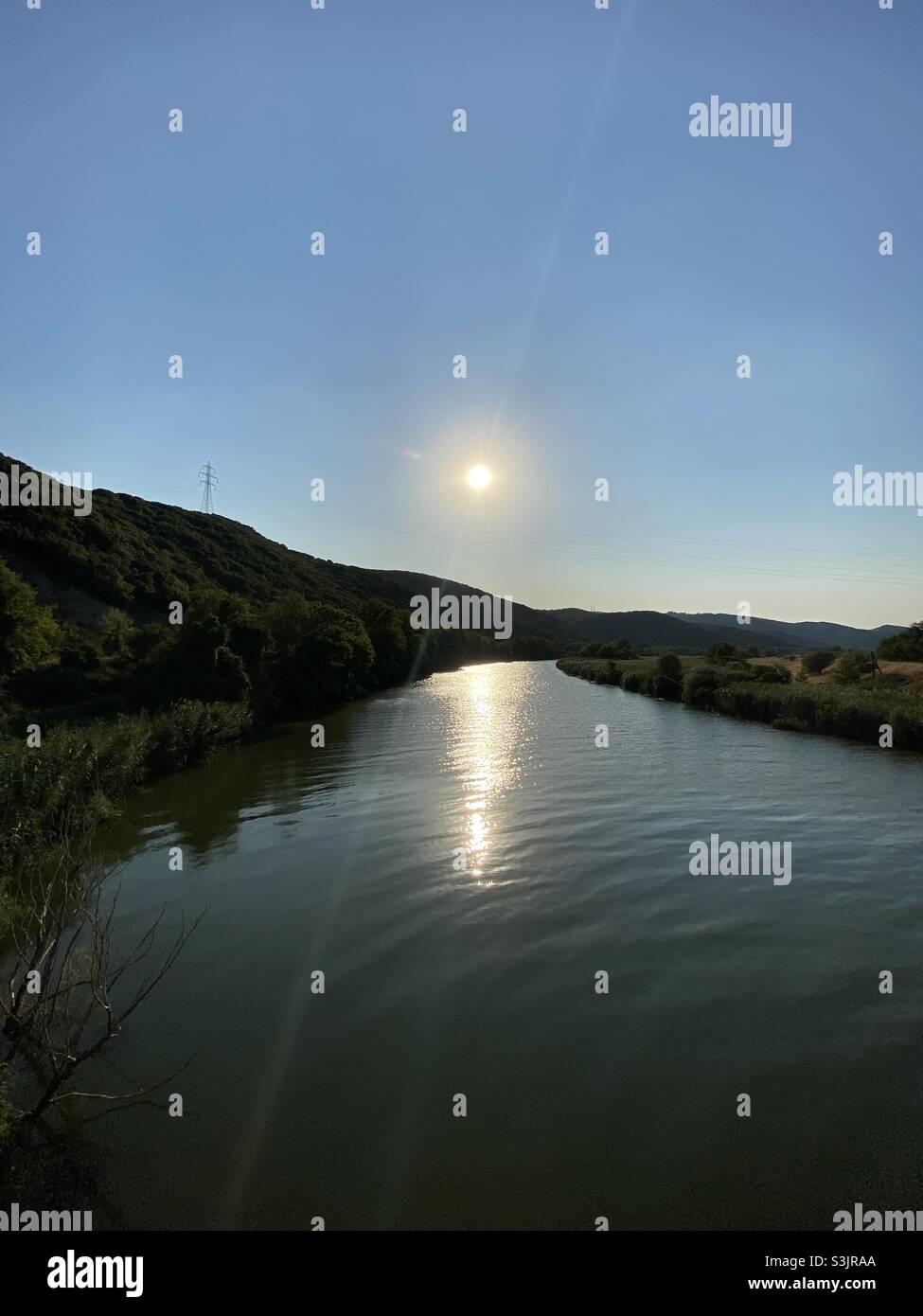 Idyllic riverside setting hi-res stock photography and images - Alamy