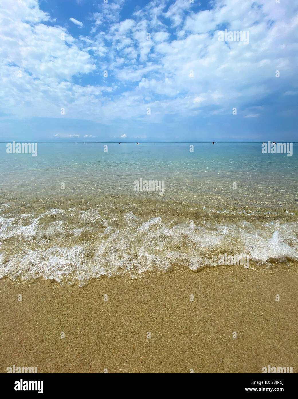 Crystal blue waves hi-res stock photography and images - Alamy