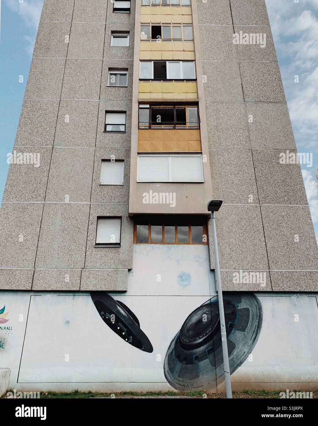 Flying saucer building hi-res stock photography and images - Alamy