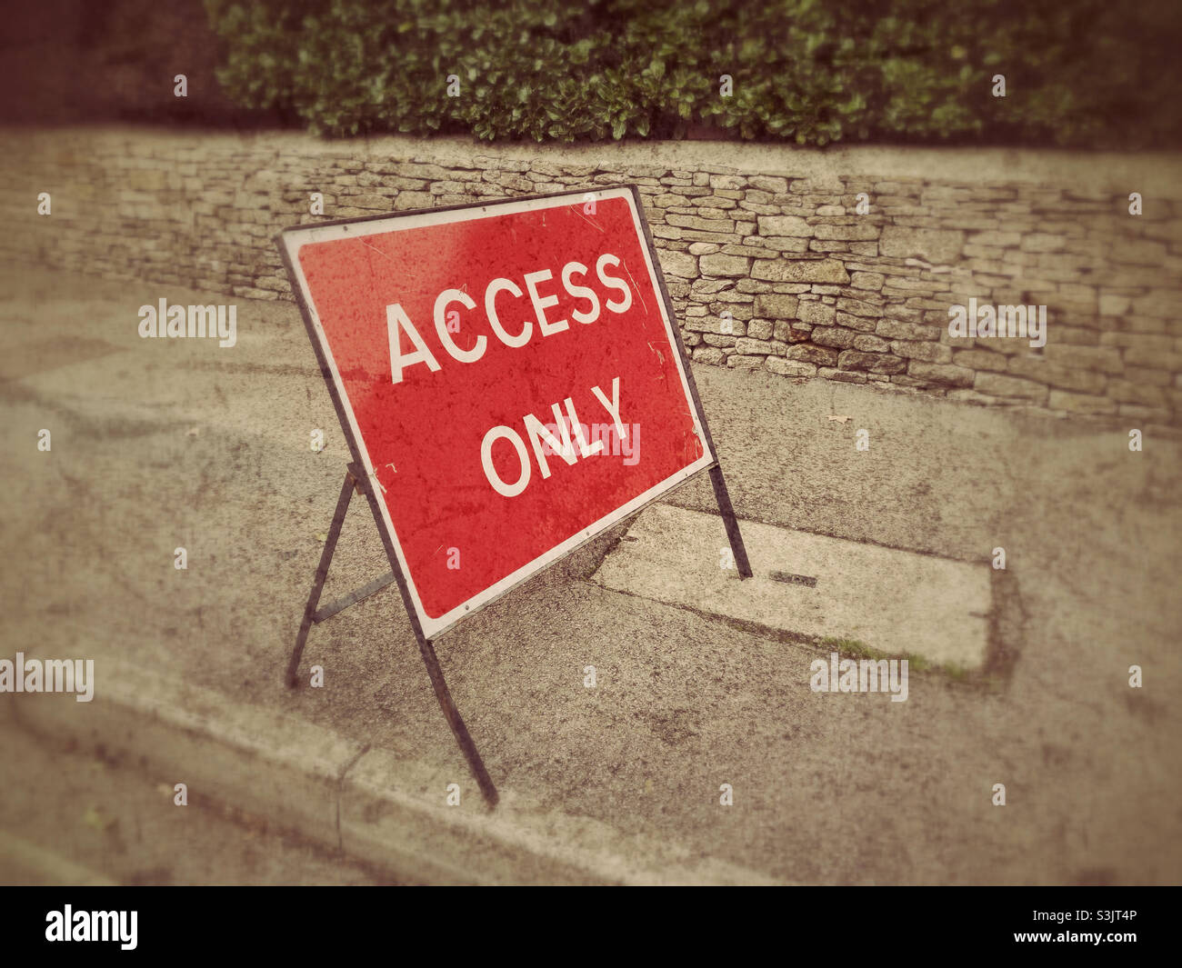 “ACCESS ONLY” An English red & white road sign indicating the road ...