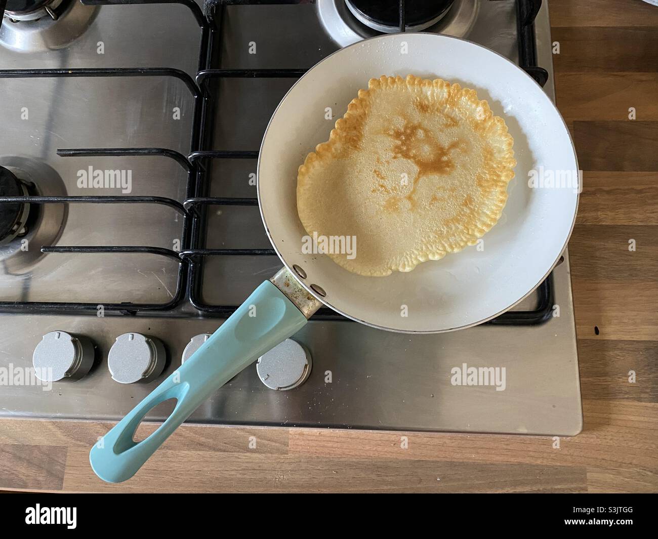 Fry pancake hi-res stock photography and images - Alamy