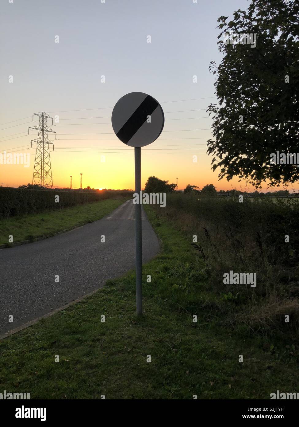 60 road sign hi-res stock photography and images - Alamy