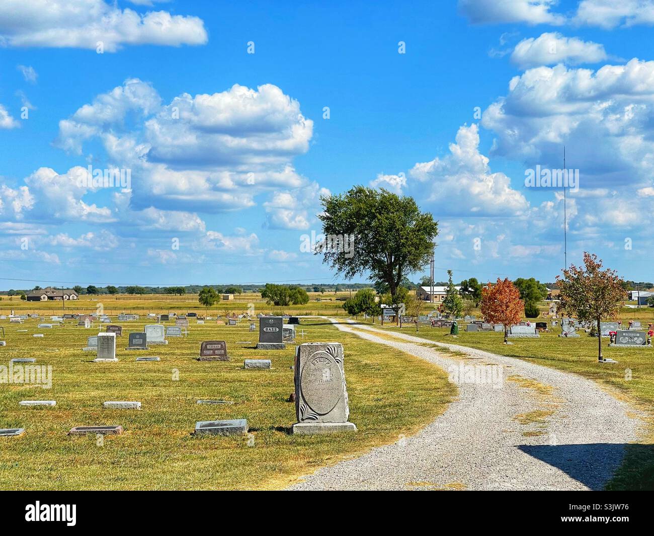 Sunny cemetery hi-res stock photography and images - Alamy
