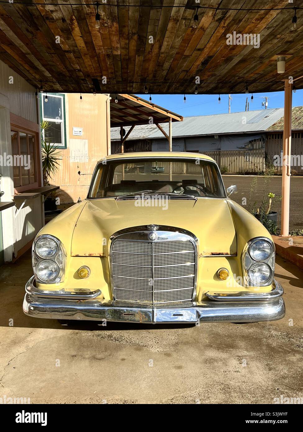 Old mercedes benz hi-res stock photography and images - Alamy