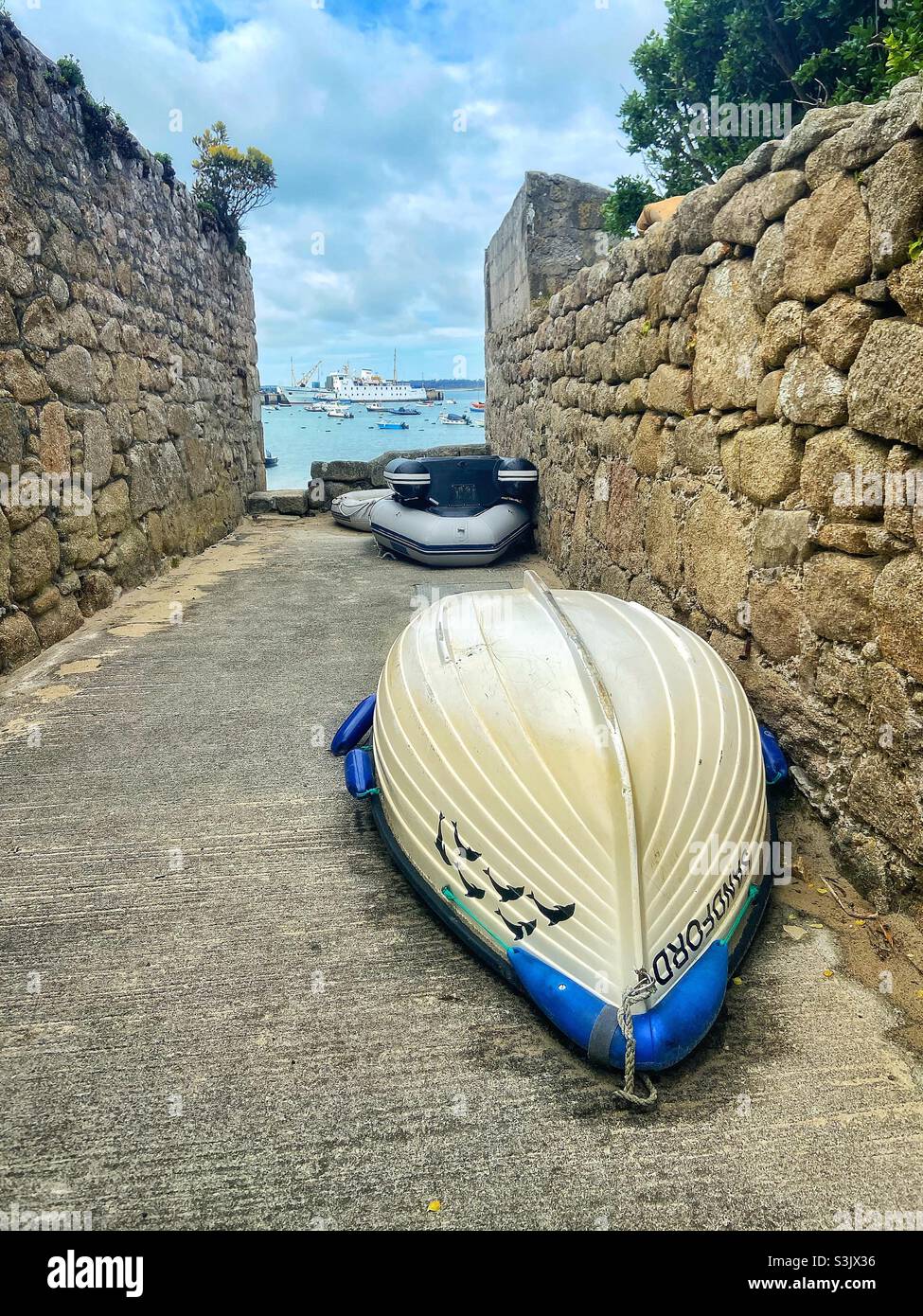 Scilly boats hi-res stock photography and images - Alamy