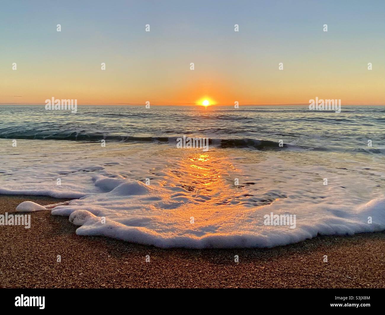 Wave froth hi-res stock photography and images - Alamy