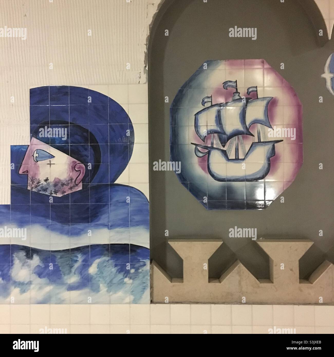 Tile mural hi-res stock photography and images - Alamy