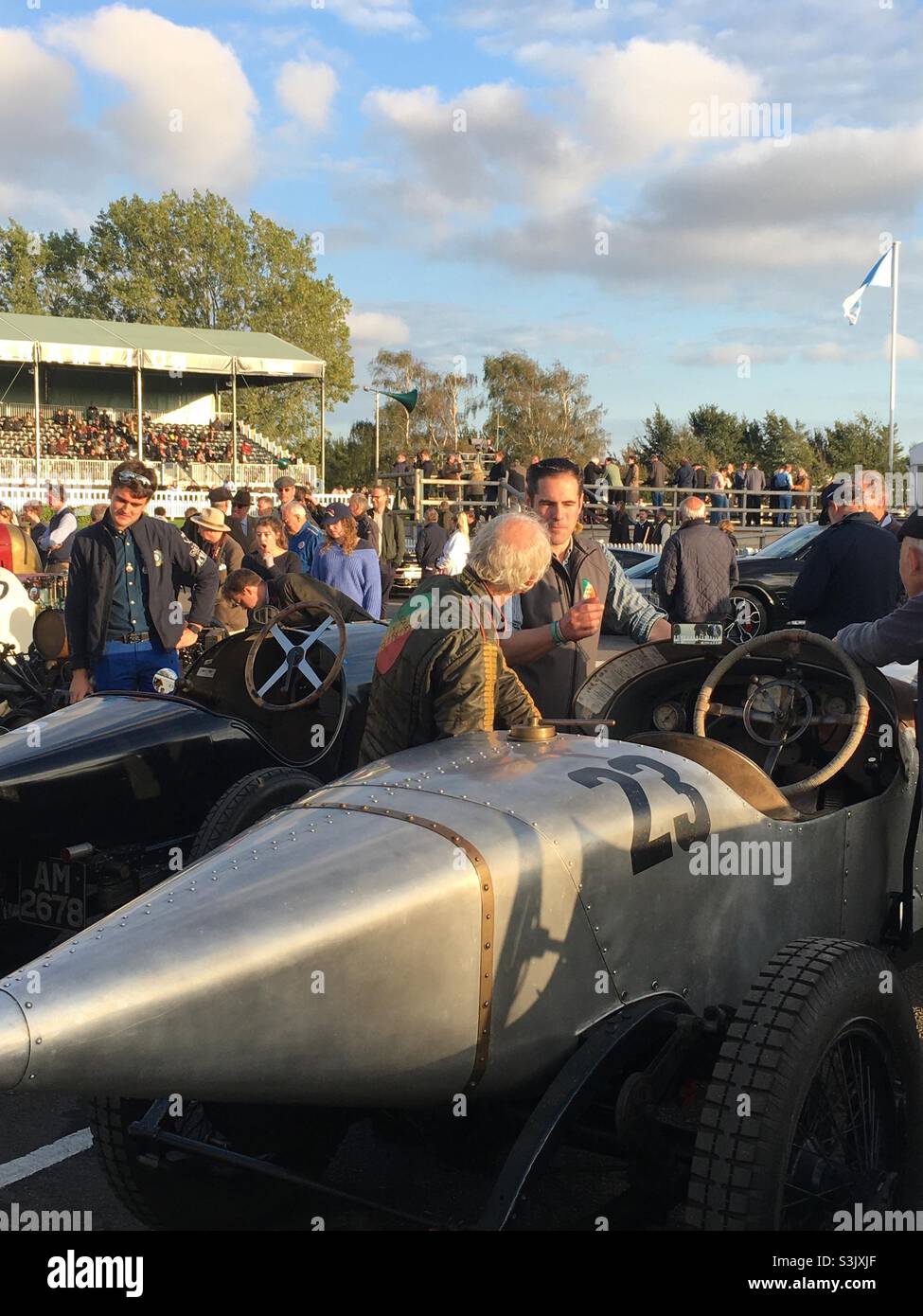 Goodwood circuit hi-res stock photography and images - Alamy