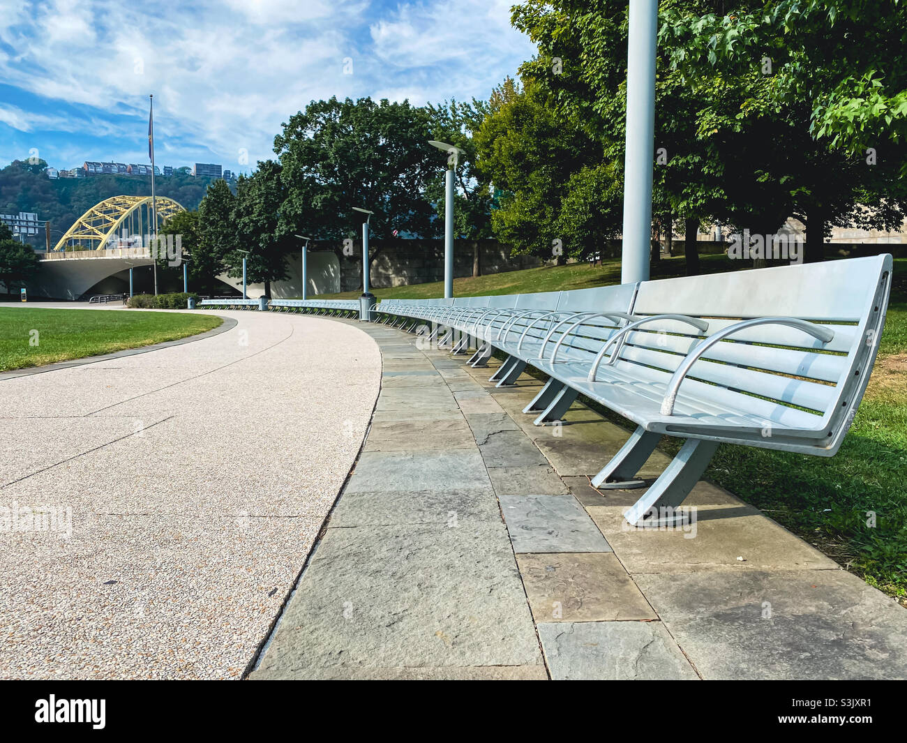 Bridge background hi-res stock photography and images - Alamy