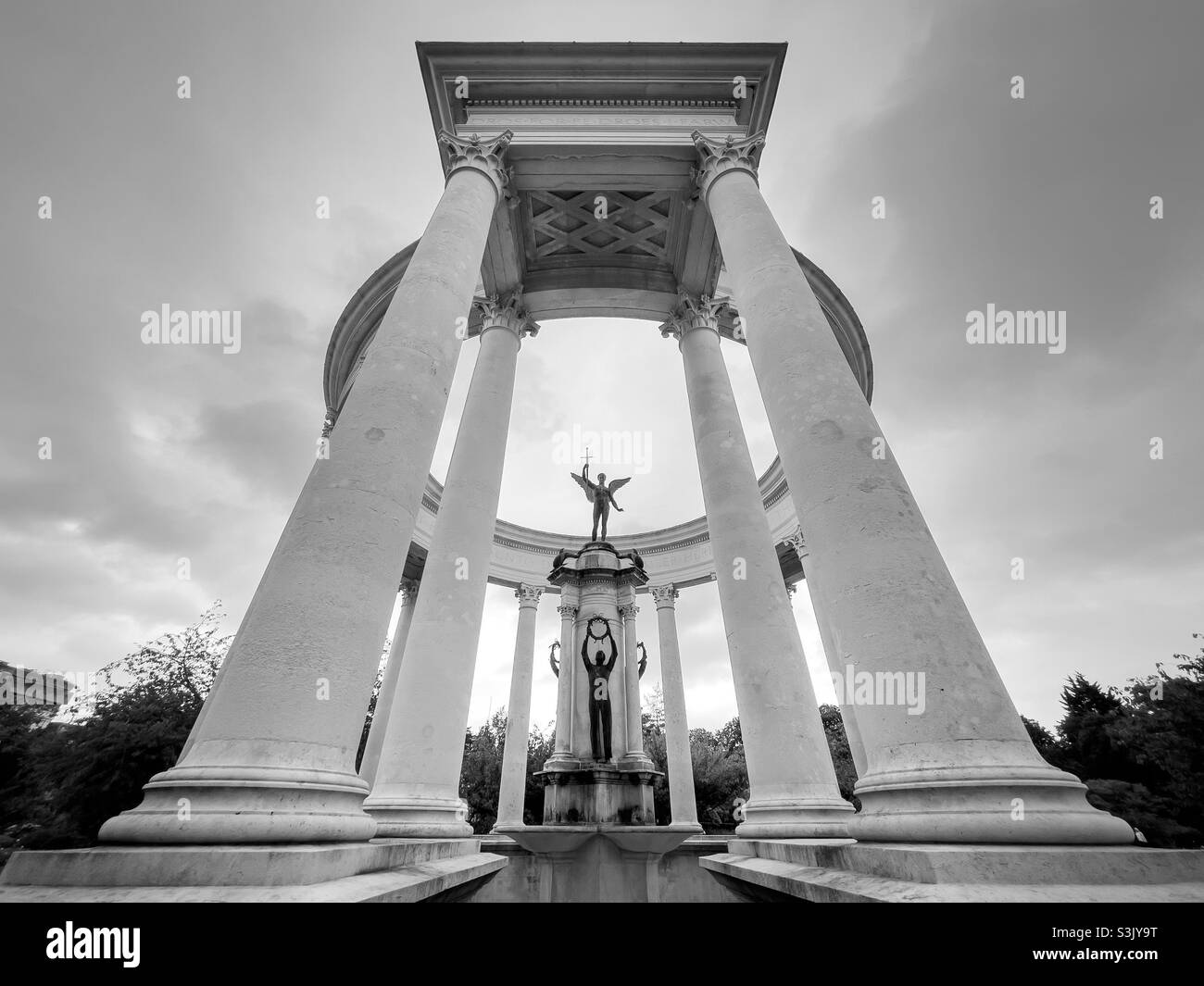 National war memorial smartphone stock photos and images - Alamy