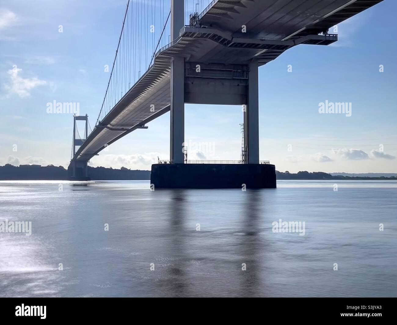 Moving water under Severn bridge Stock Photo - Alamy