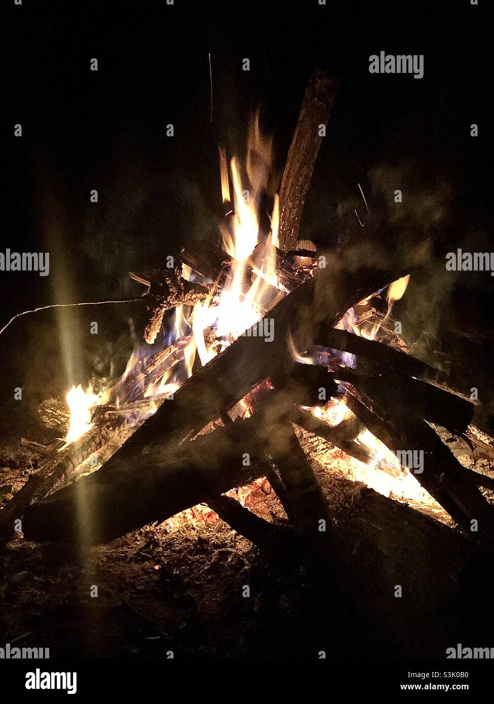 Beautiful bonfire hi-res stock photography and images - Alamy