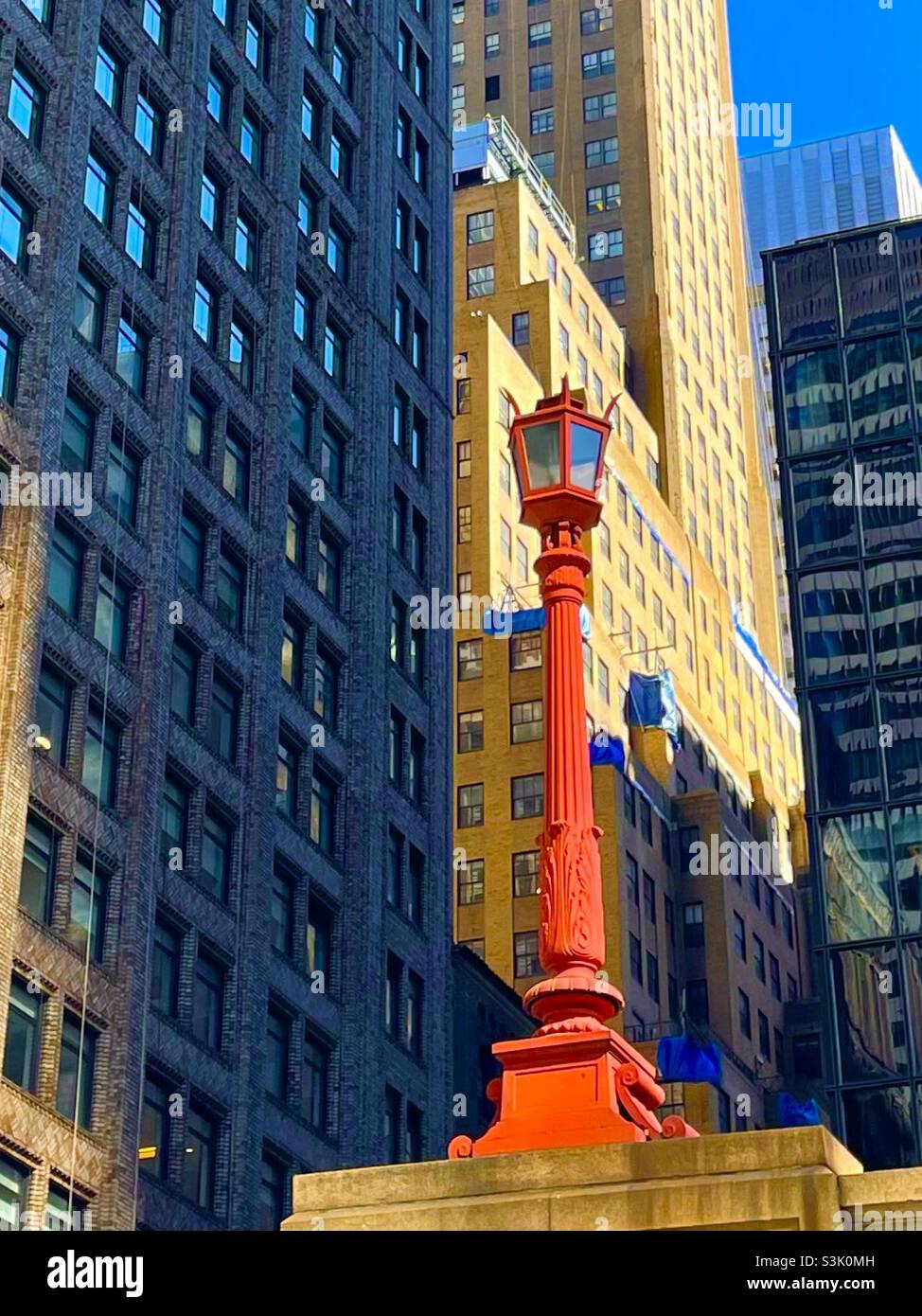 Red skyscrapers hi-res stock photography and images - Alamy