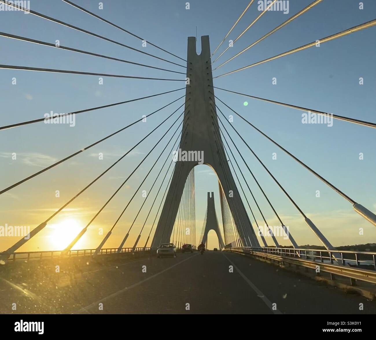 Ponte … Bridge … Rio Arade /Portimao/ Algarve Stock Photo - Alamy