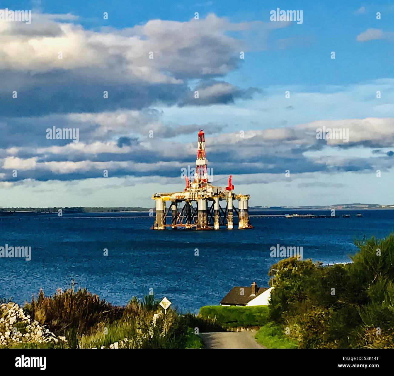 Oil rig and scotland hi-res stock photography and images - Alamy