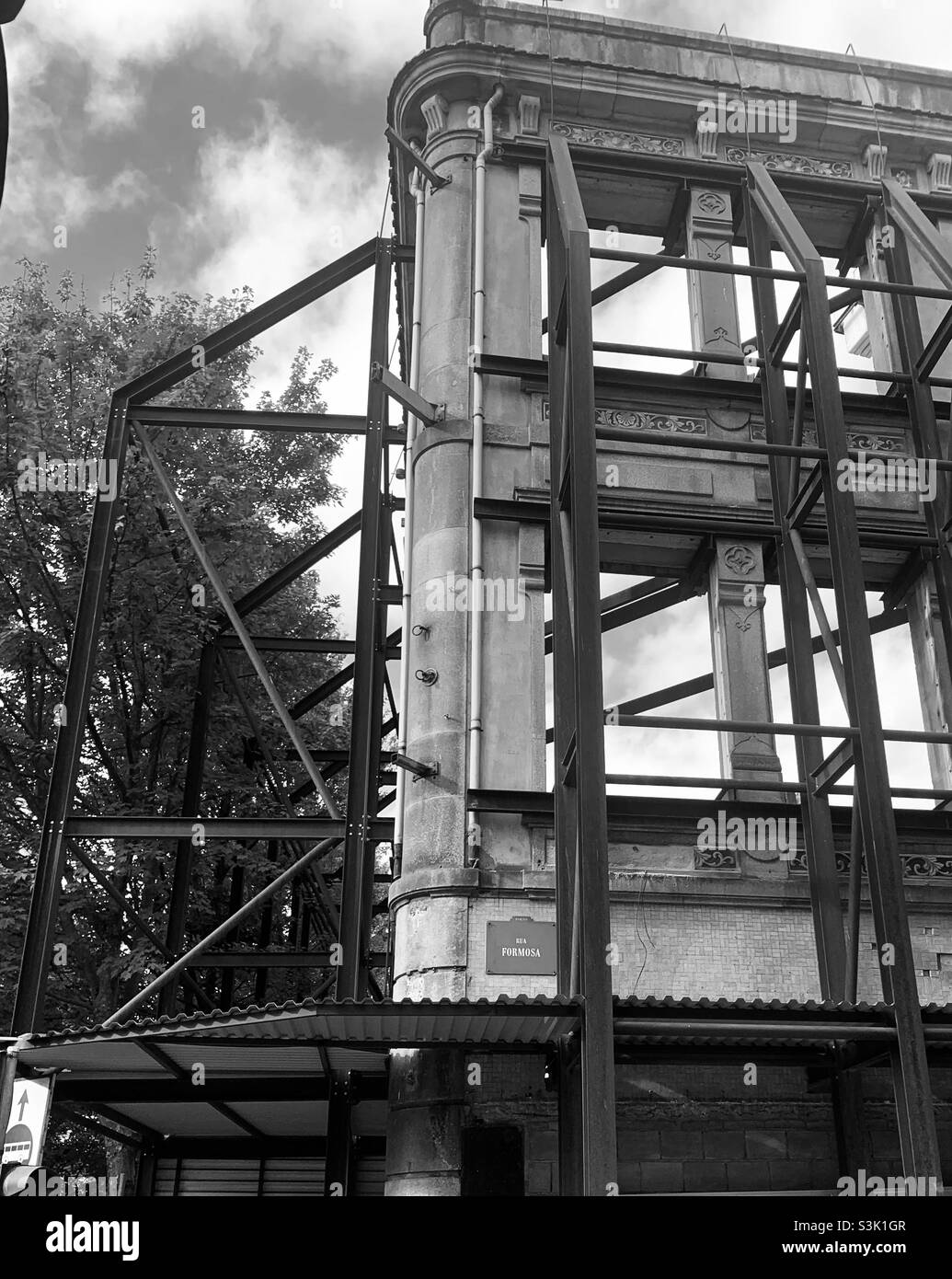 Beams architecture hi-res stock photography and images - Alamy