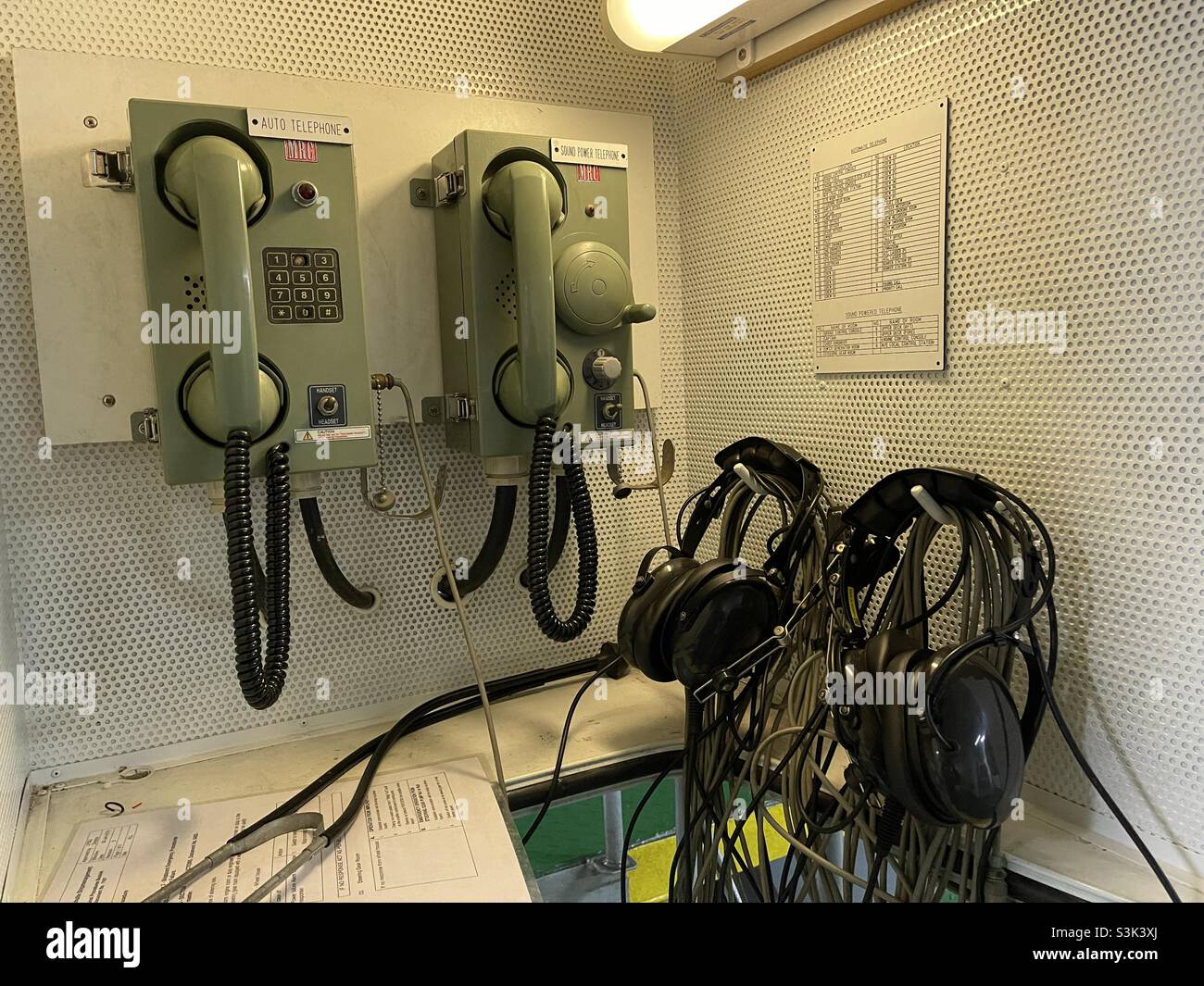 Steering gear room hi-res stock photography and images - Alamy