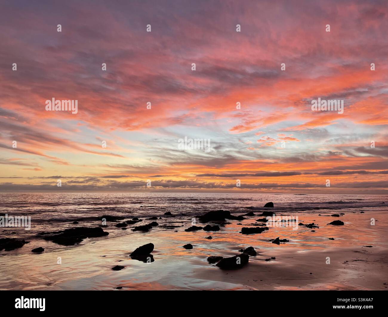 Spectacular beach sunset in Southern California Stock Photo - Alamy