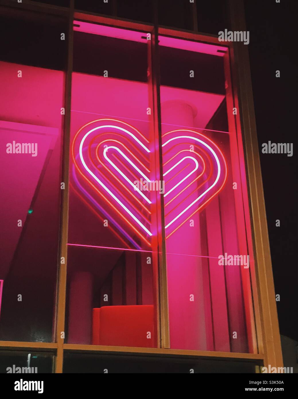 Neon heart sign Stock Photo - Alamy