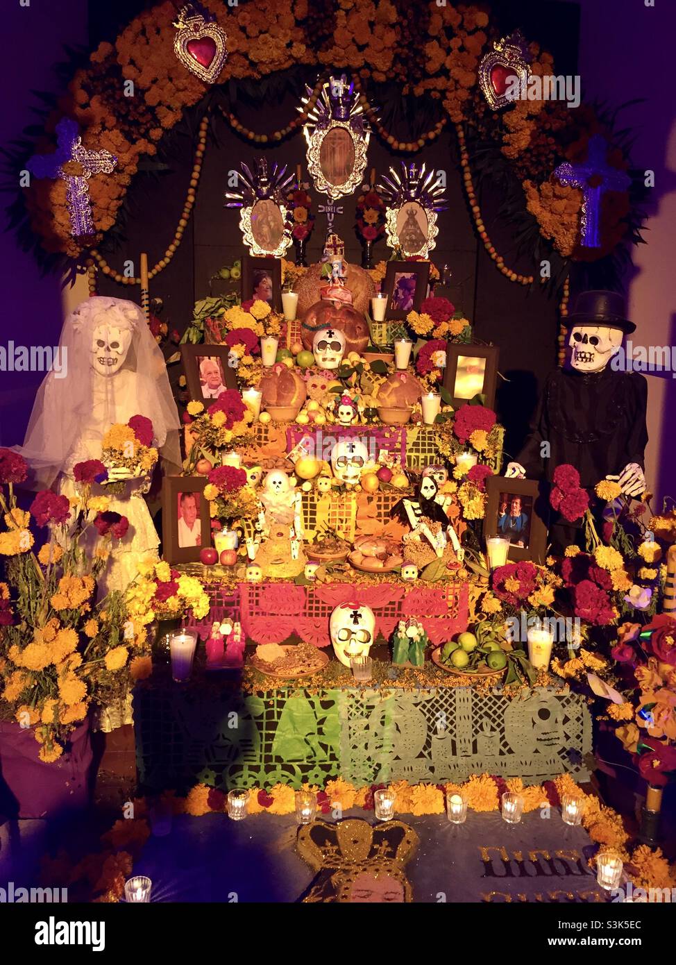 Altar (Ofrenda), Day of the Dead (Dia de los Muertos), Oaxaca, Mexico ...