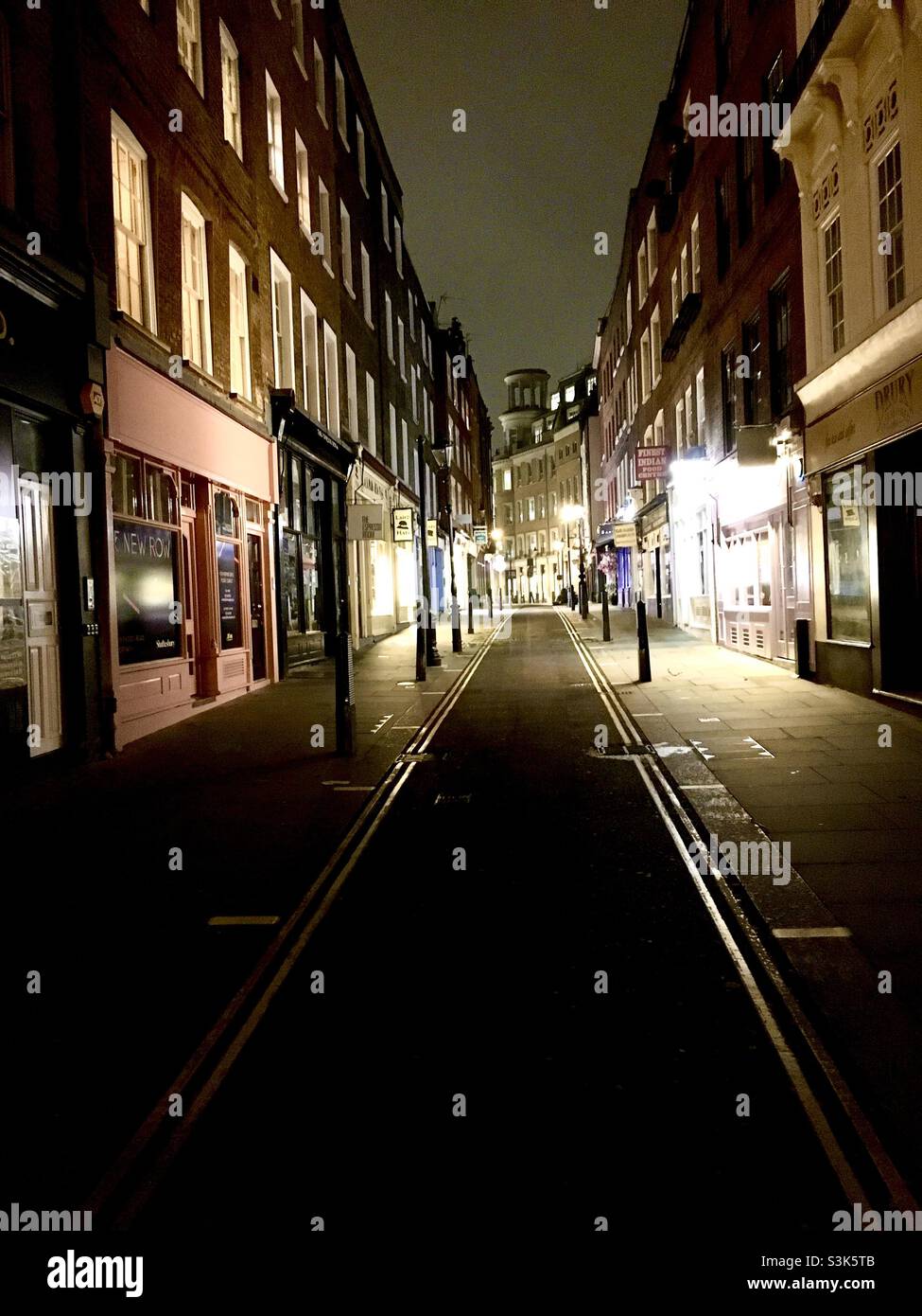 London Alleyway High Resolution Stock Photography and Images - Alamy