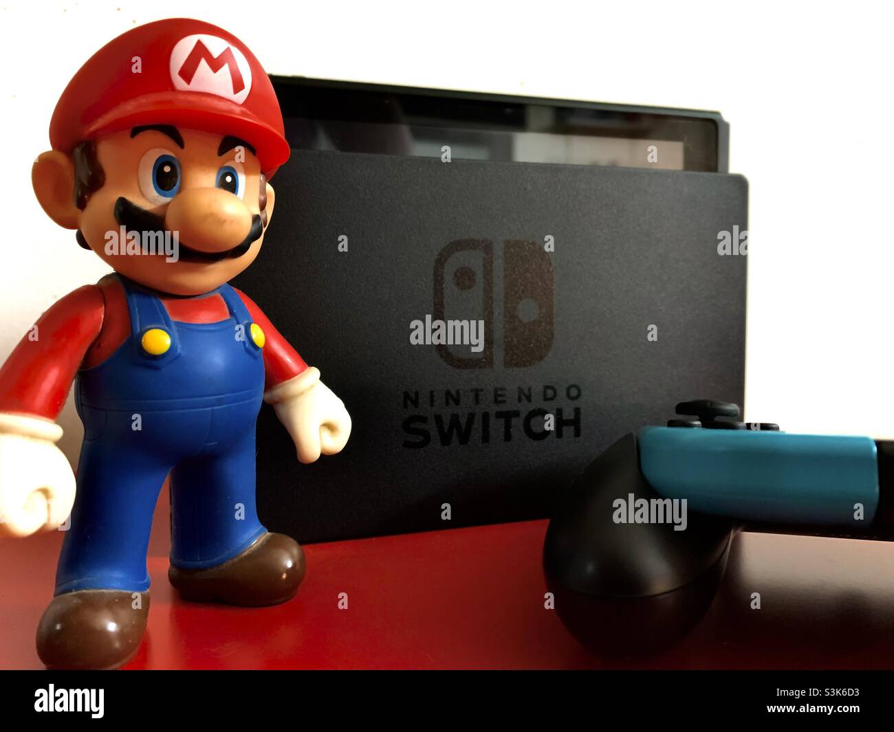 Nintendo switch controller hi-res stock photography and images - Alamy