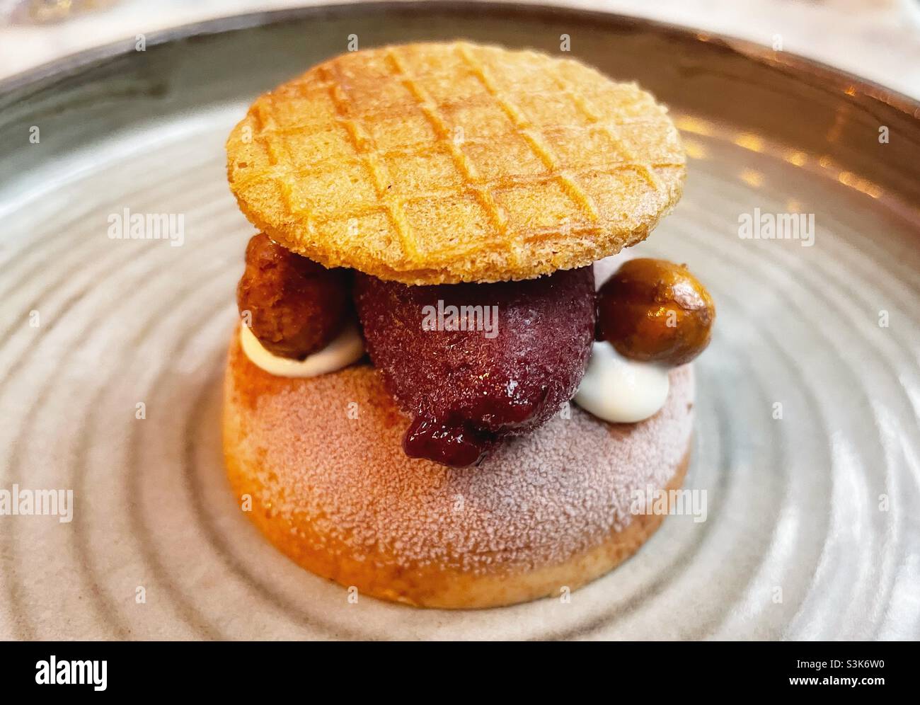 Posh pudding hi-res stock photography and images - Alamy