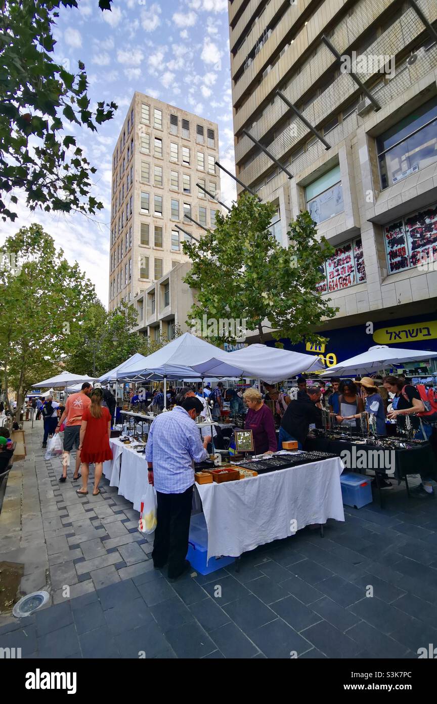 Flea market on street smartphone stock photos and images - Alamy
