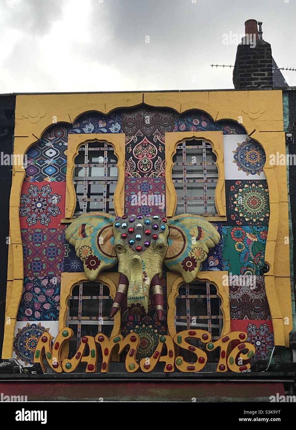 Indian shop front hi-res stock photography and images - Alamy