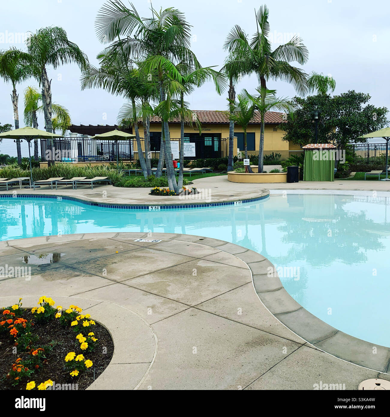 The sheraton hotel swimming pool hi-res stock photography and images ...