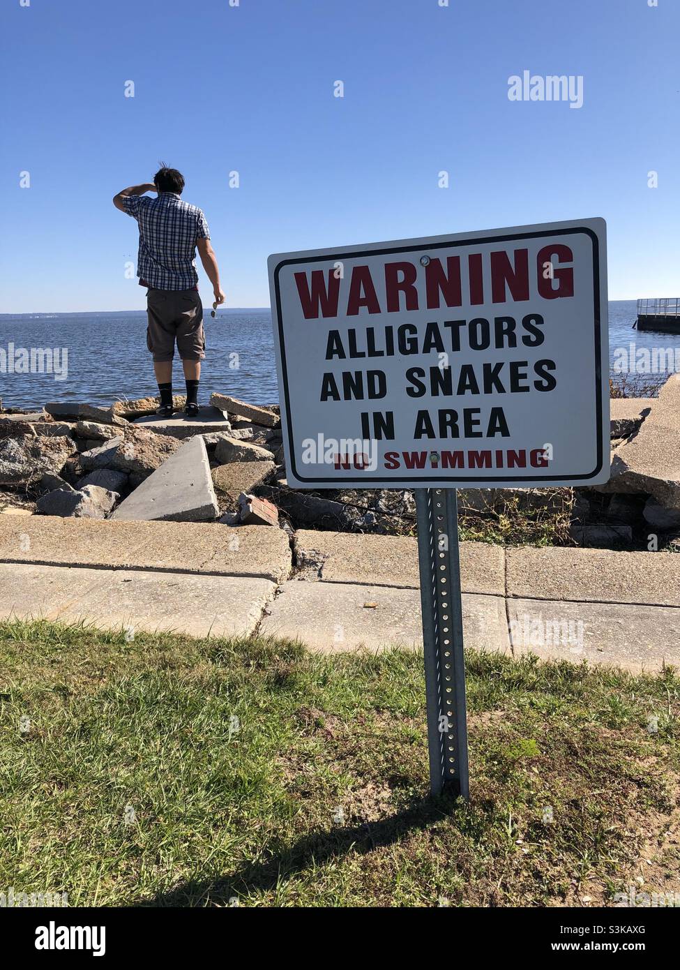 Warning snakes sign hi-res stock photography and images - Alamy