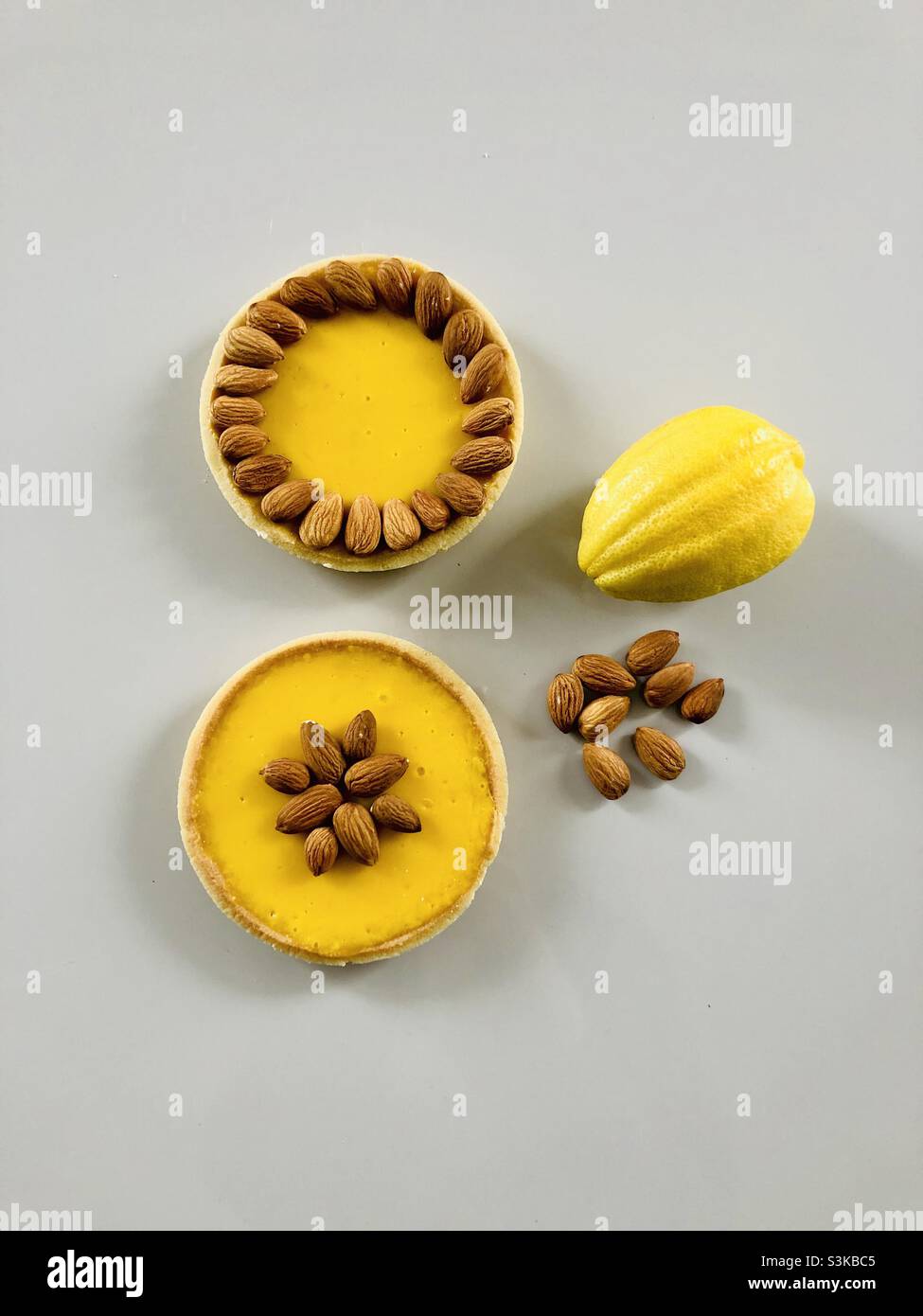 Minimal food hi-res stock photography and images - Alamy