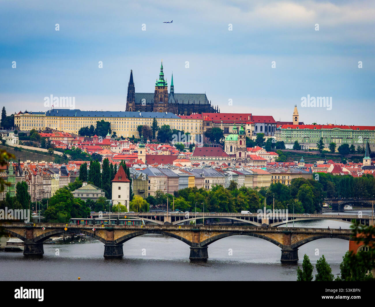 Prague castle bridge hi-res stock photography and images - Alamy