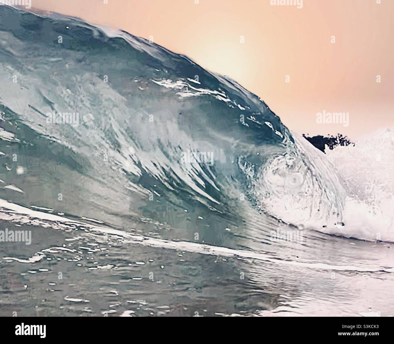 Sunrise and wave hi-res stock photography and images - Alamy