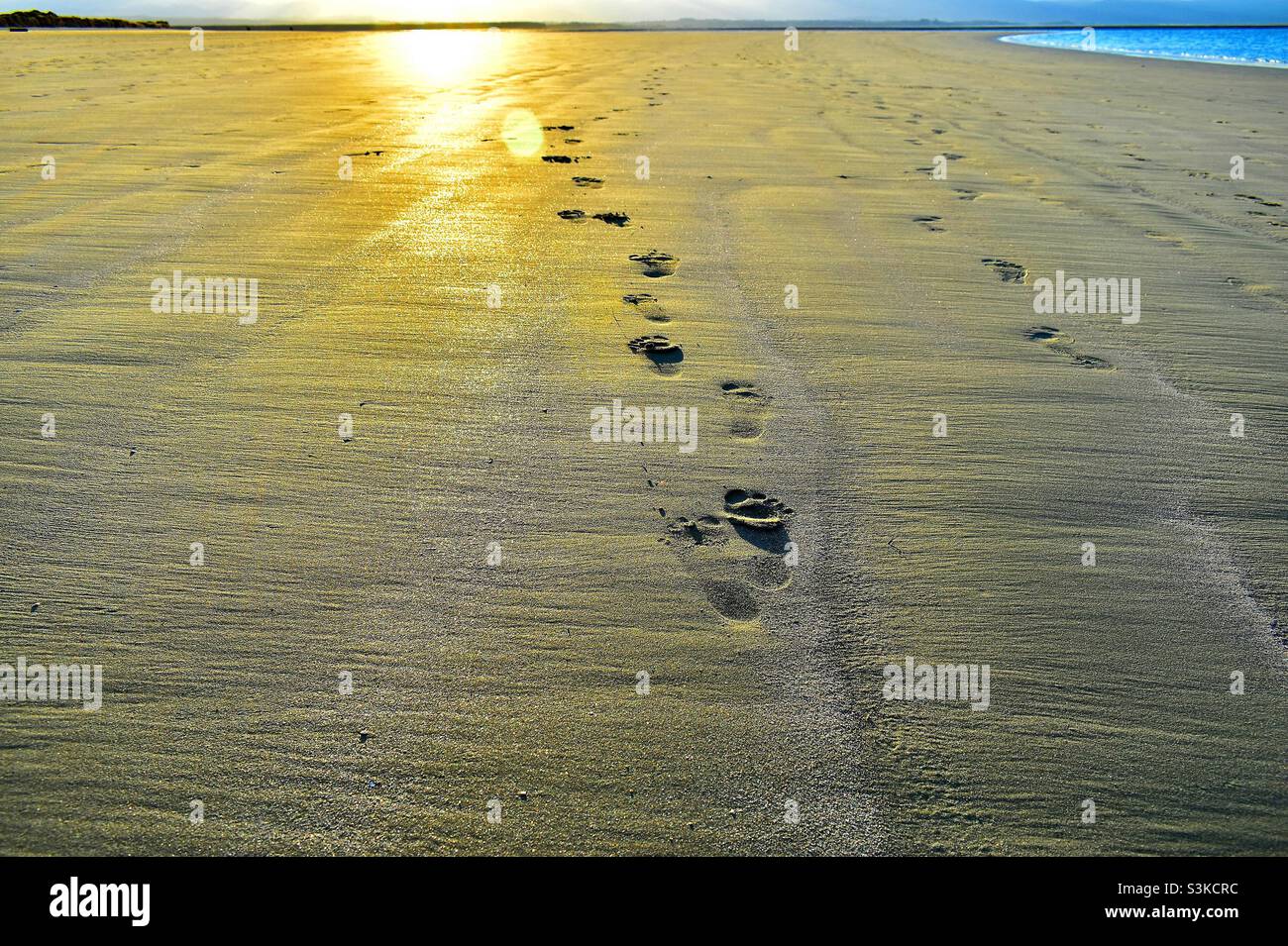 Sea and footsteps hi-res stock photography and images - Alamy