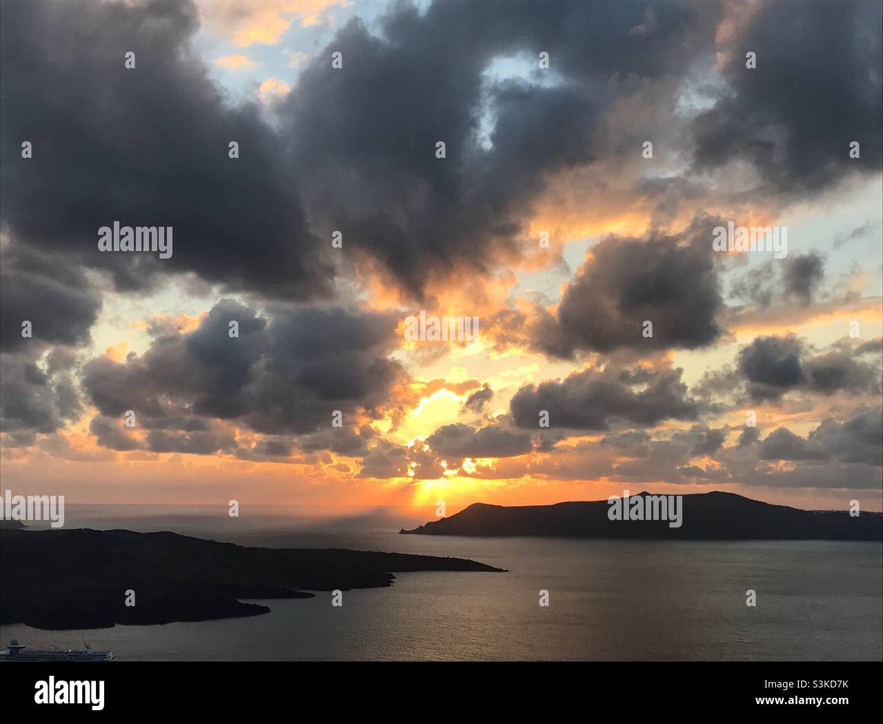 No words needed hi-res stock photography and images - Alamy
