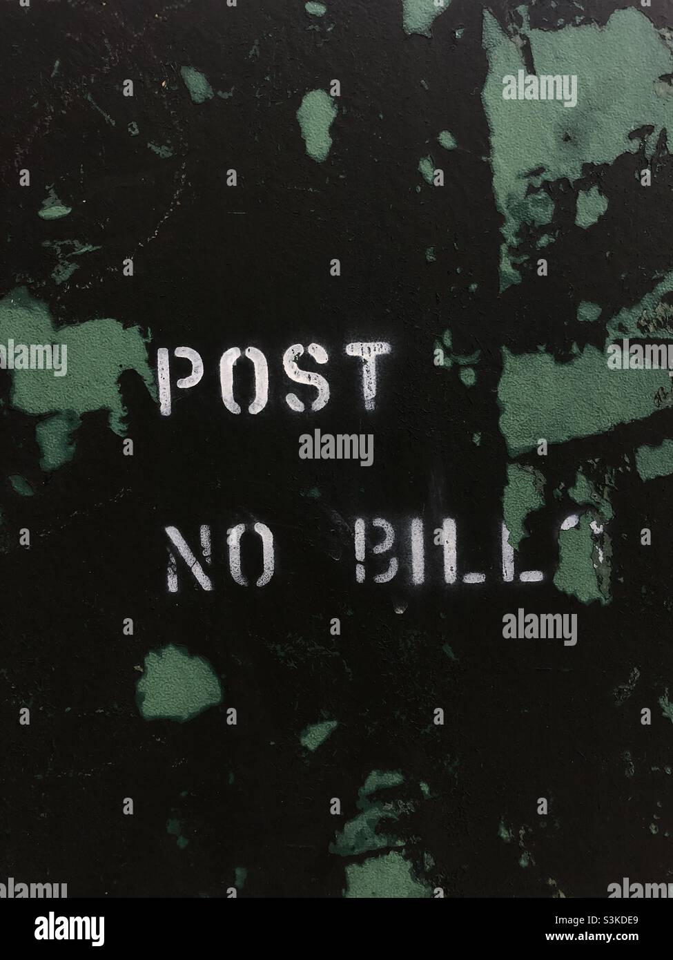 Post no bills sign on a metal surface Stock Photo - Alamy