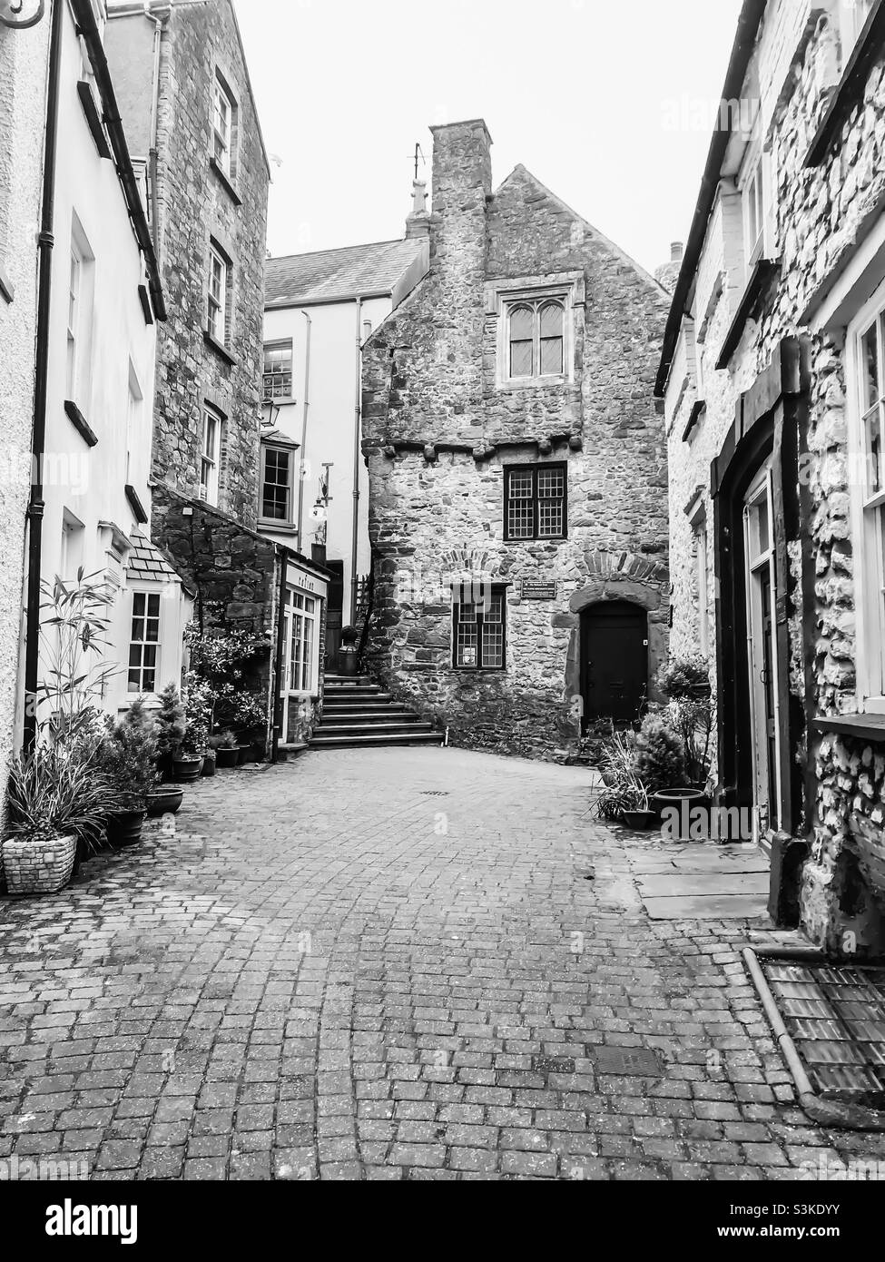 Tudor merchant house tenby hi-res stock photography and images - Alamy