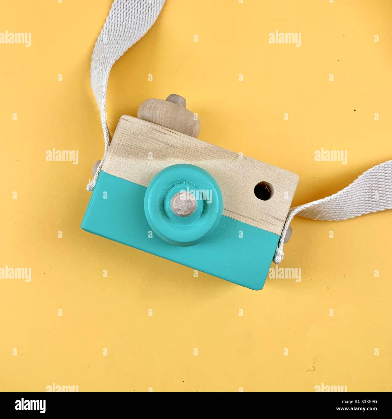 Toy photo camera hi-res stock photography and images - Alamy