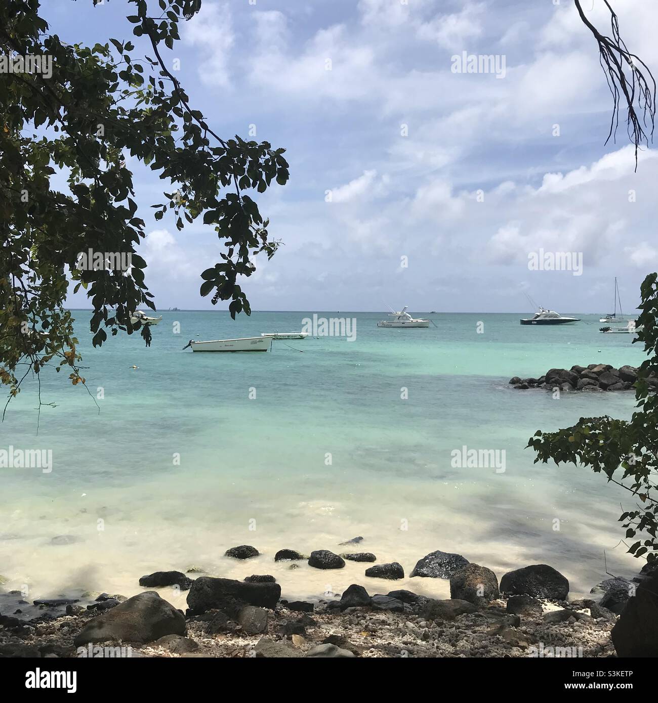 Azure sea hi-res stock photography and images - Alamy