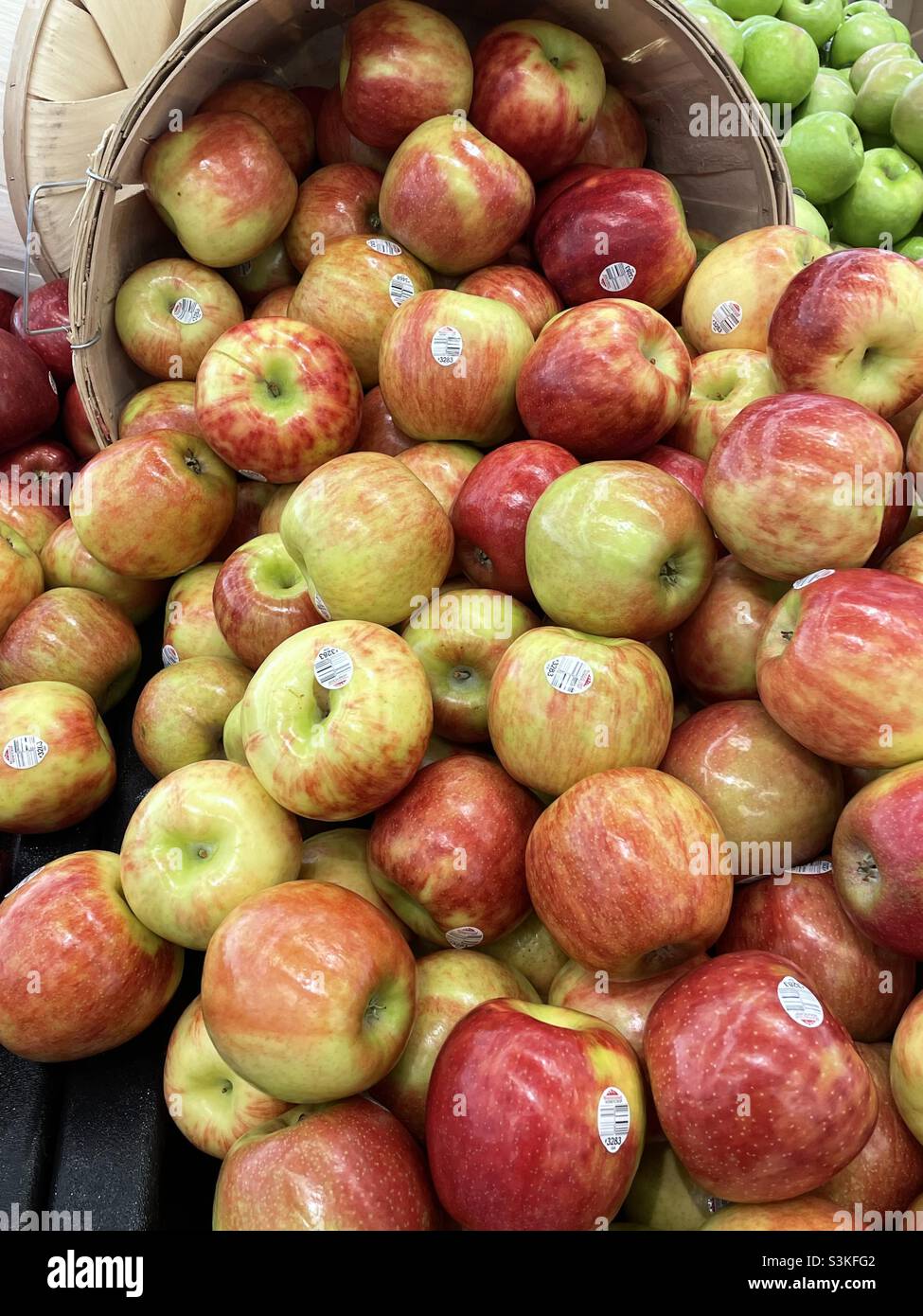 Walmart store fruit hi-res stock photography and images - Alamy