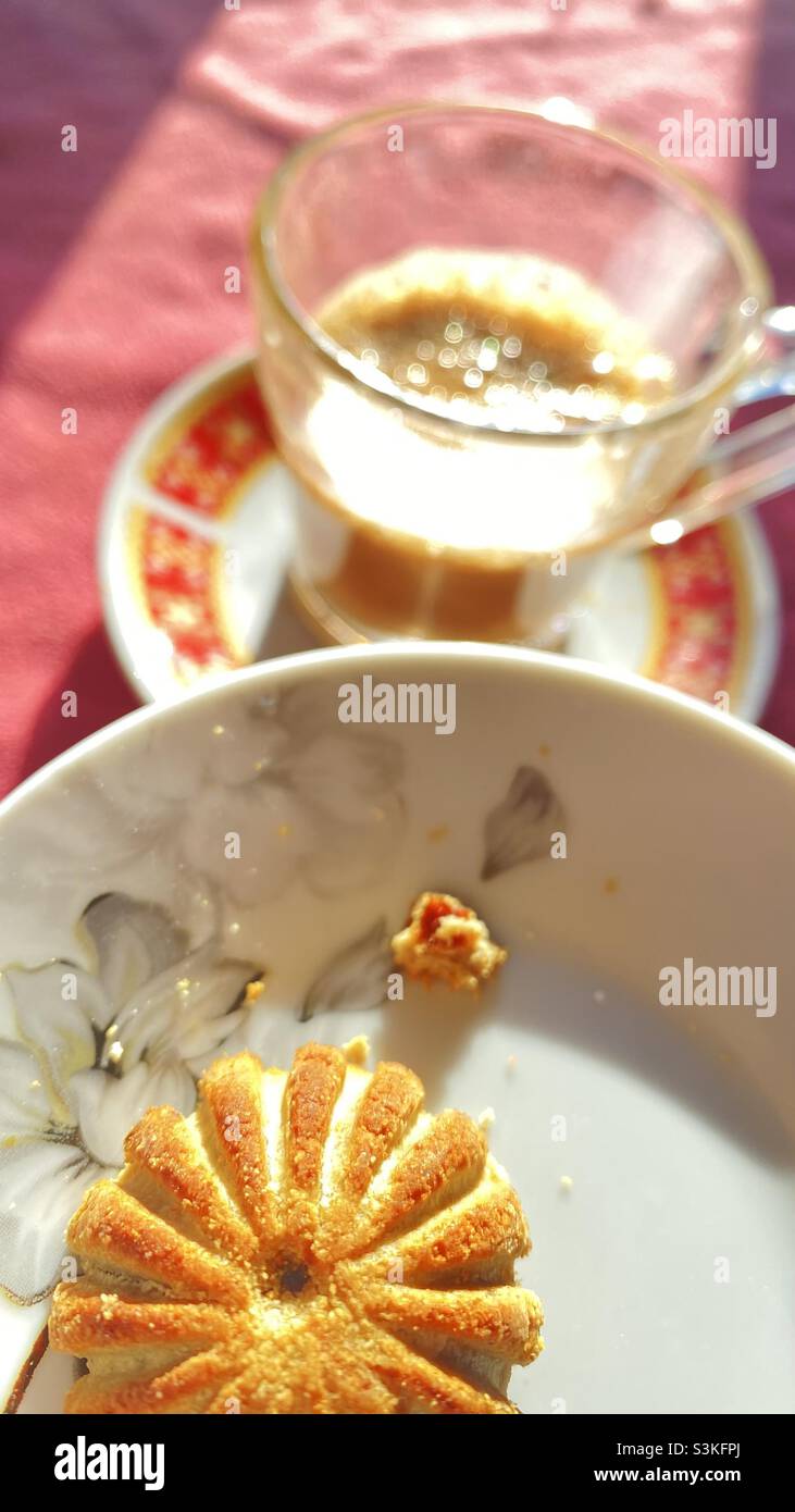 Tea and cookie hi-res stock photography and images - Alamy